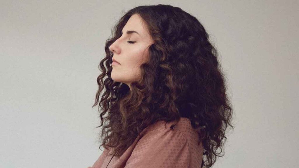 Ursina – Behind Us [New Single]