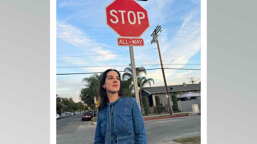 Izzy Outerspace - Blinded