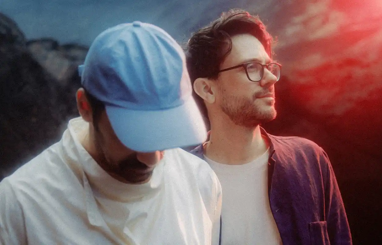 Grandbrothers - We Collide [Video]